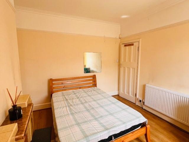 Room at Argyle Road, Greater London
