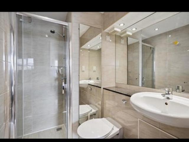 Room at Argyle Street, Glasgow