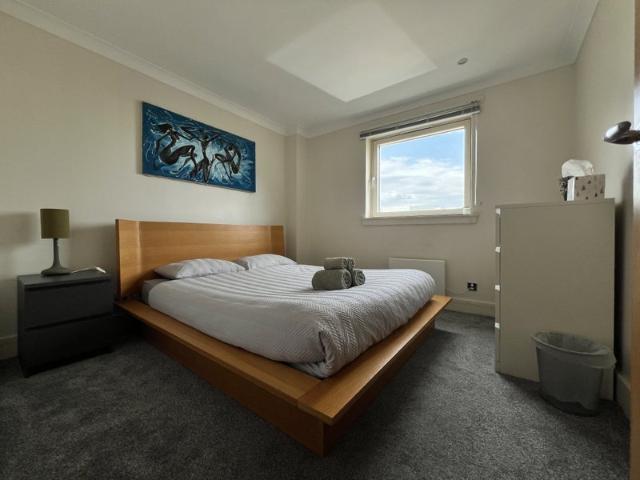 Room at Argyle Street, Glasgow