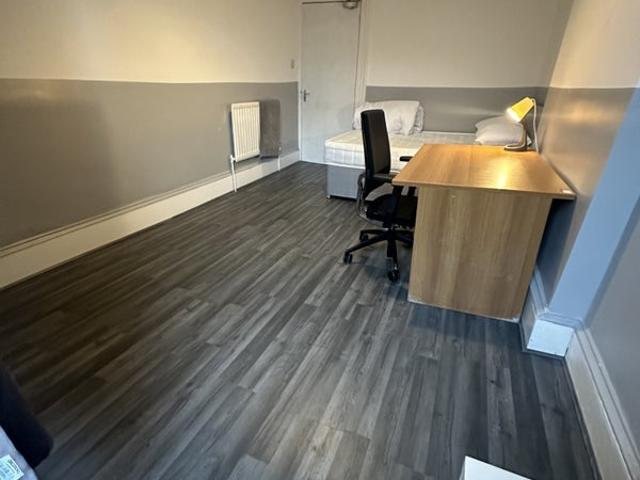 Room at Argyle Street, Glasgow