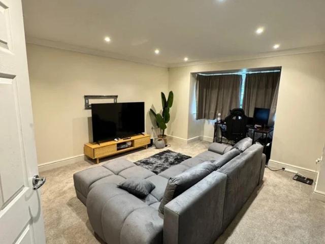 Room at Argyll Court, Crawley
