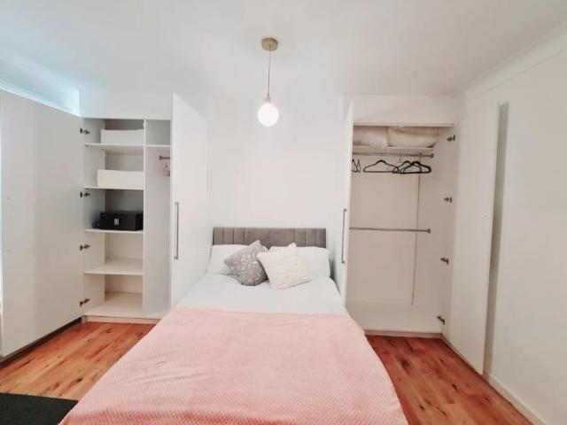 Room at Ardoch Road, Greater London