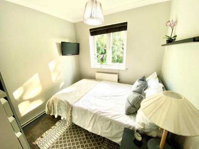 Room at Ardingly Close, Crawley
