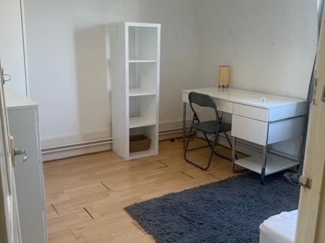 Room at Arlington Road, Greater London