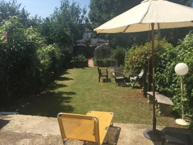 Room at Arnold Road, Greater London