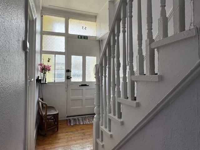 Room at Arnold Road, Greater London