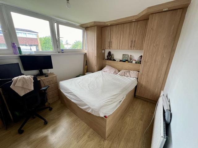 Room at Arnos Grove, Greater London