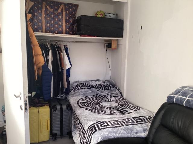 Room at Arne Walk, Greater London