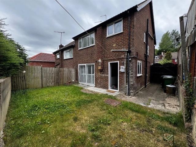 Room at Arnison Avenue, High Wycombe Community Board