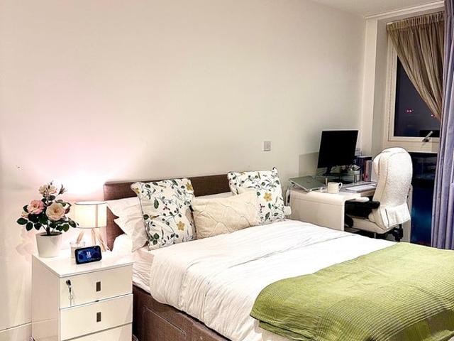 Room at Arsenal Way, Greater London