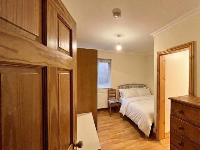 Room at Arran Road, Greater London
