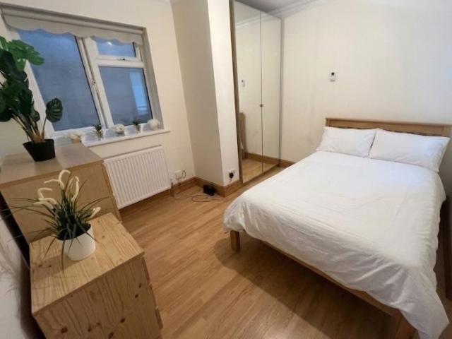 Room at Arran Road, Greater London