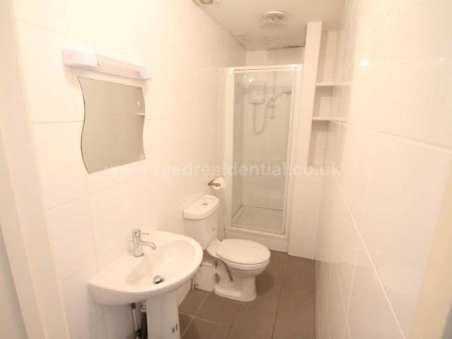 Room at Arthur Avenue, Nottingham