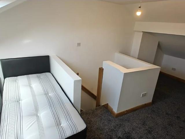 Room at Arthur Road, Birmingham