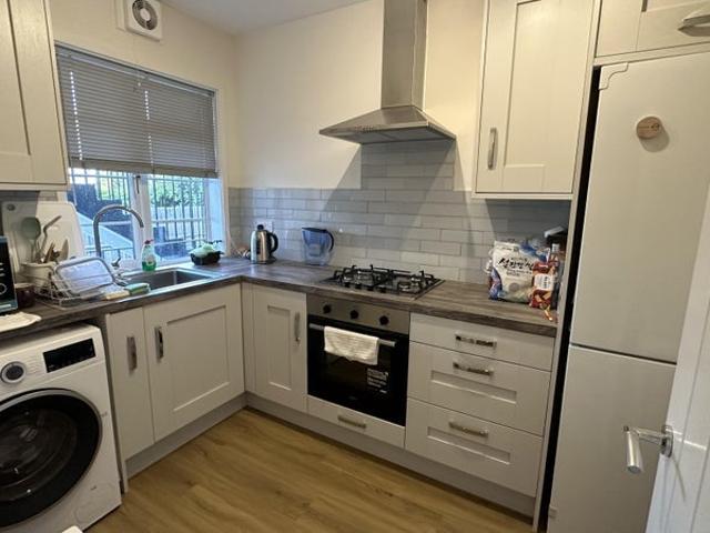 Room at Arthur Road, Greater London