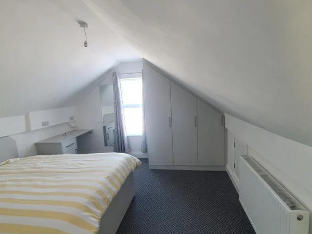 Room at Arthur Street, Gloucester