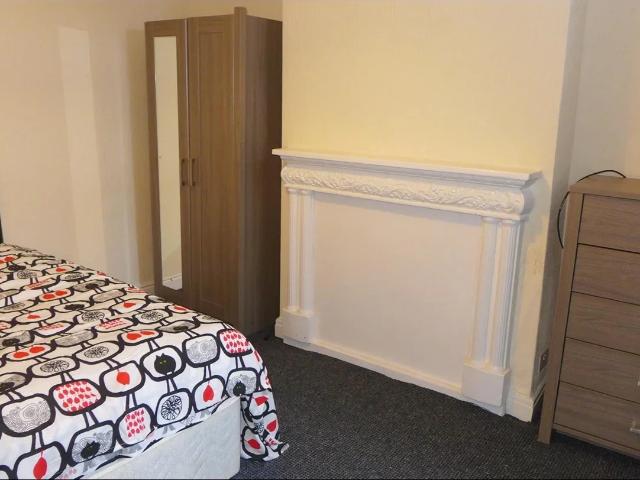 Room at Arthur Street, Hull