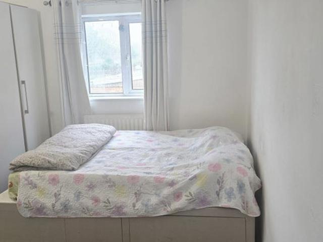 Room at Arundel Drive, Greater London