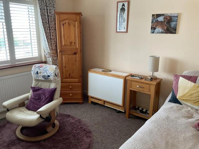 Room at Arundel Road West, Peacehaven