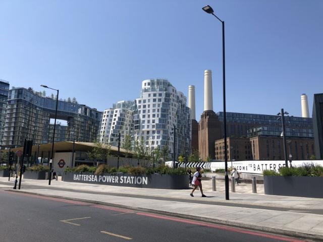 Room at Ascalon Street, Greater London