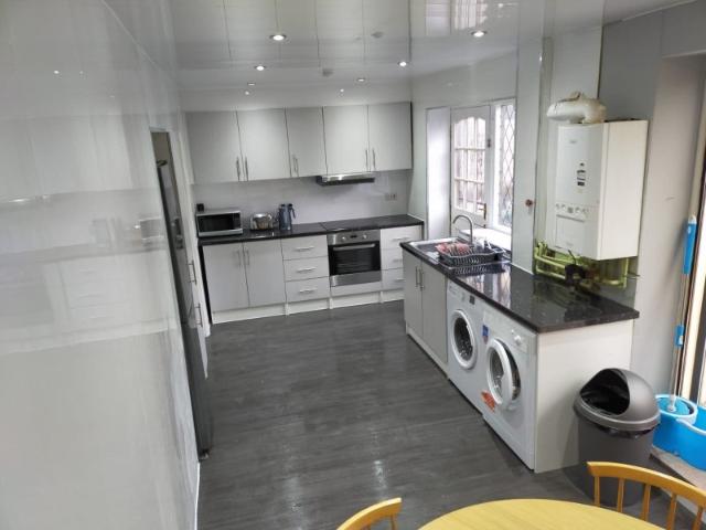 Room at Asket Drive, Leeds