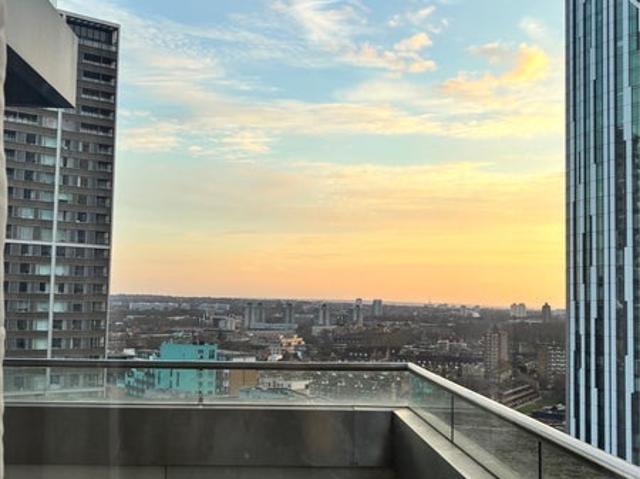 Room at Ash Avenue, Greater London