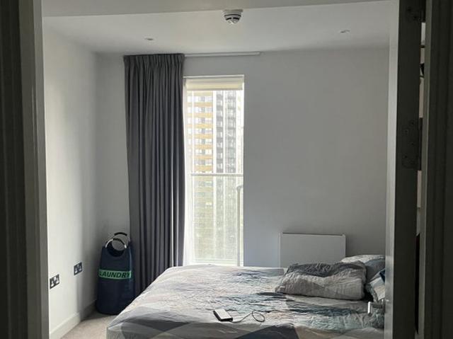 Room at Ash Avenue, Greater London