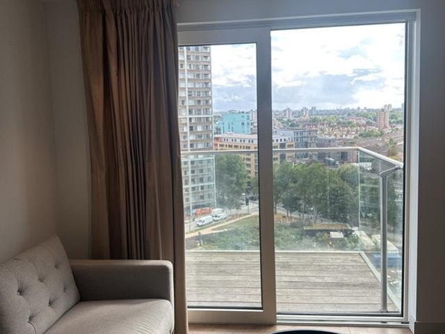 Room at Ash Avenue, Greater London