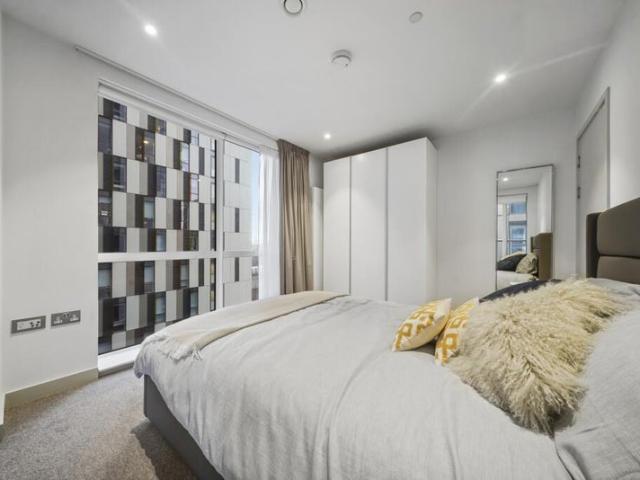 Room at Ash Avenue, Greater London