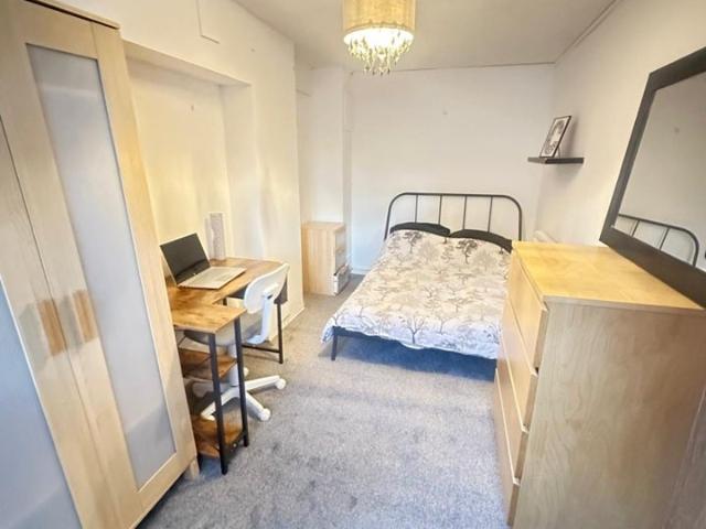 Room at Ash Lawn Court, Chester
