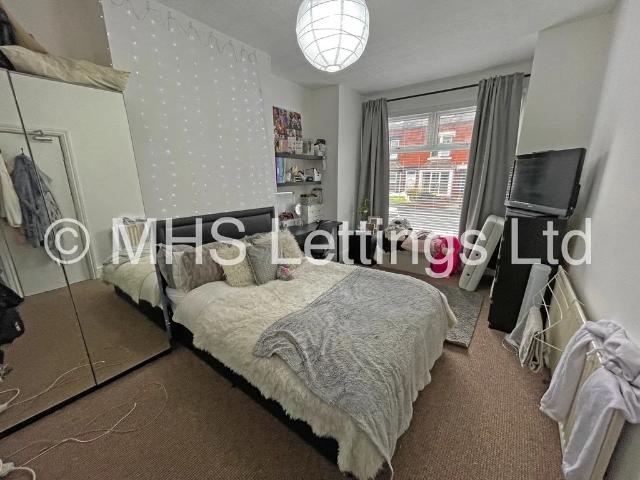 Room at Ash Road, Leeds