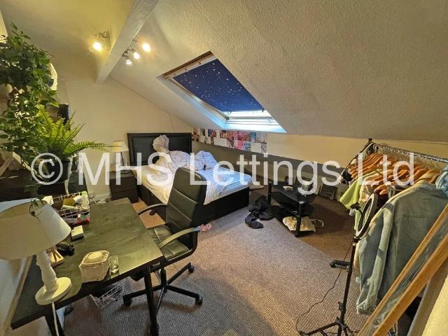 Room at Ash Road, Leeds