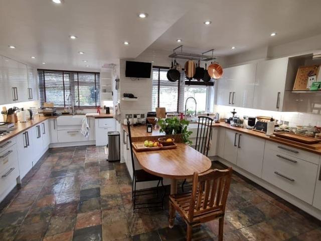 Room at Ashburnham Gardens, Greater London