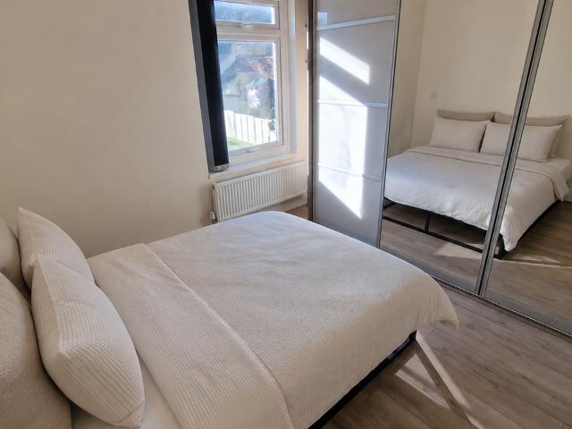 Room at Ashburnham Road, Luton