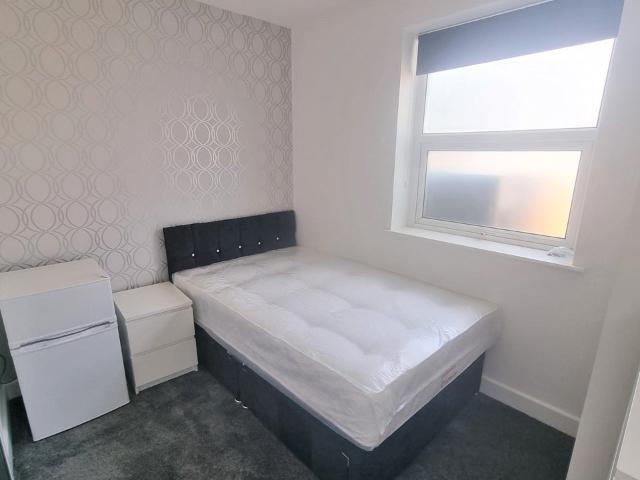 Room at Ashburnham Road, Luton
