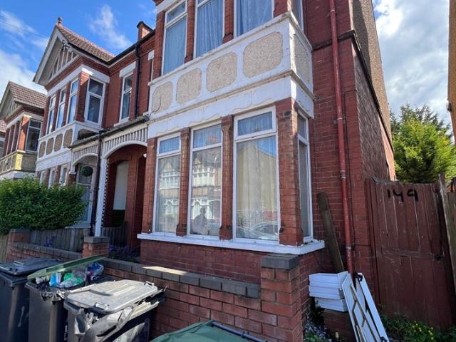 Room at Ashburnham Road, Luton