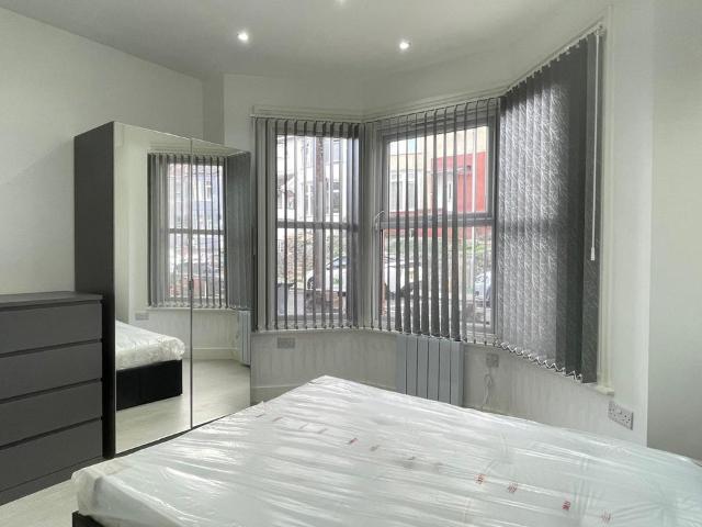 Room at Ashburnham Road, Luton