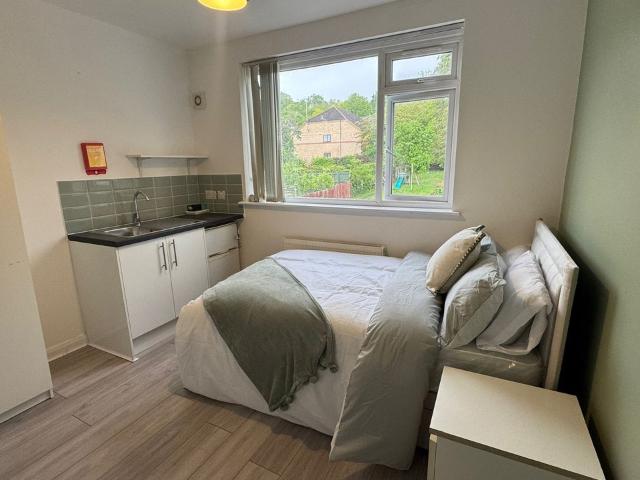 Room at Ashburnham Road, Luton