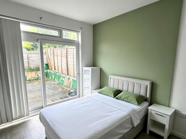 Room at Ashburnham Road, Luton