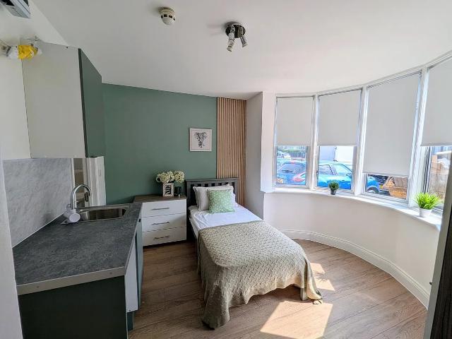Room at Ashcombe Park, Greater London