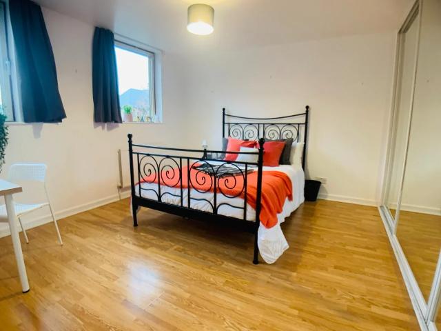 Room at Asher Way, Greater London
