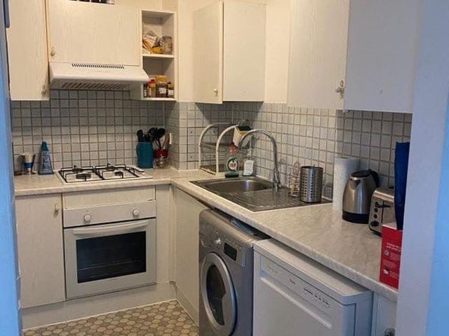Room at Asher Way, Greater London