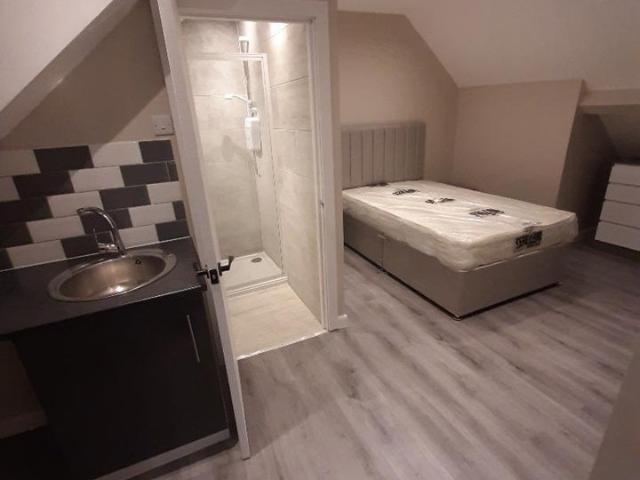 Room at Ashhurst Way, Oxford
