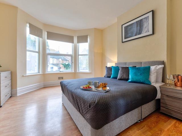 Room at Ashton Road, Luton