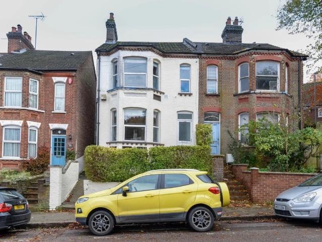 Room at Ashton Road, Luton