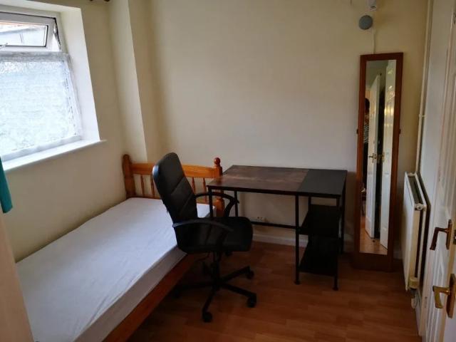 Room at Ashvale, Cambridge