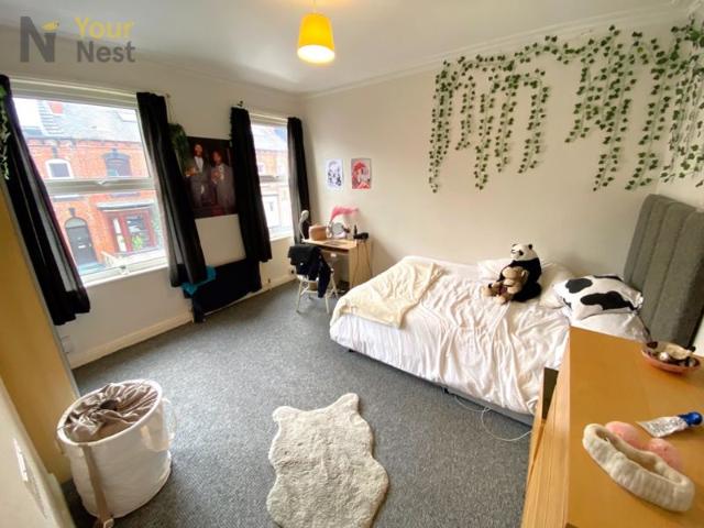 Room at Ashville Grove, Leeds