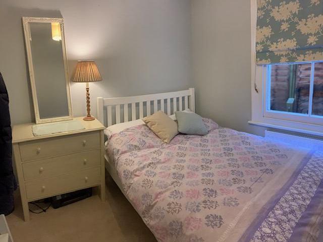 Room at Aslett Street, Greater London