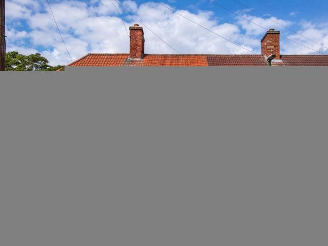 Room at Aston Avenue, Nottingham