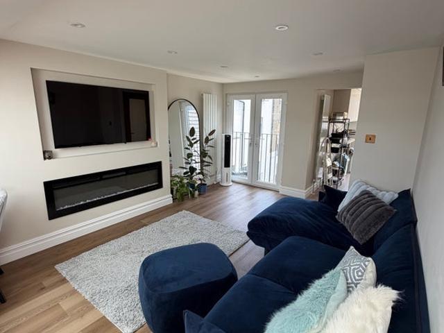 Room at Astbury Road, Greater London